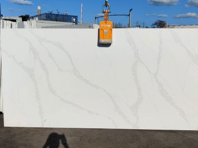 Calacatta Novara Jumbo Quartz 3cm – UK Stone Company