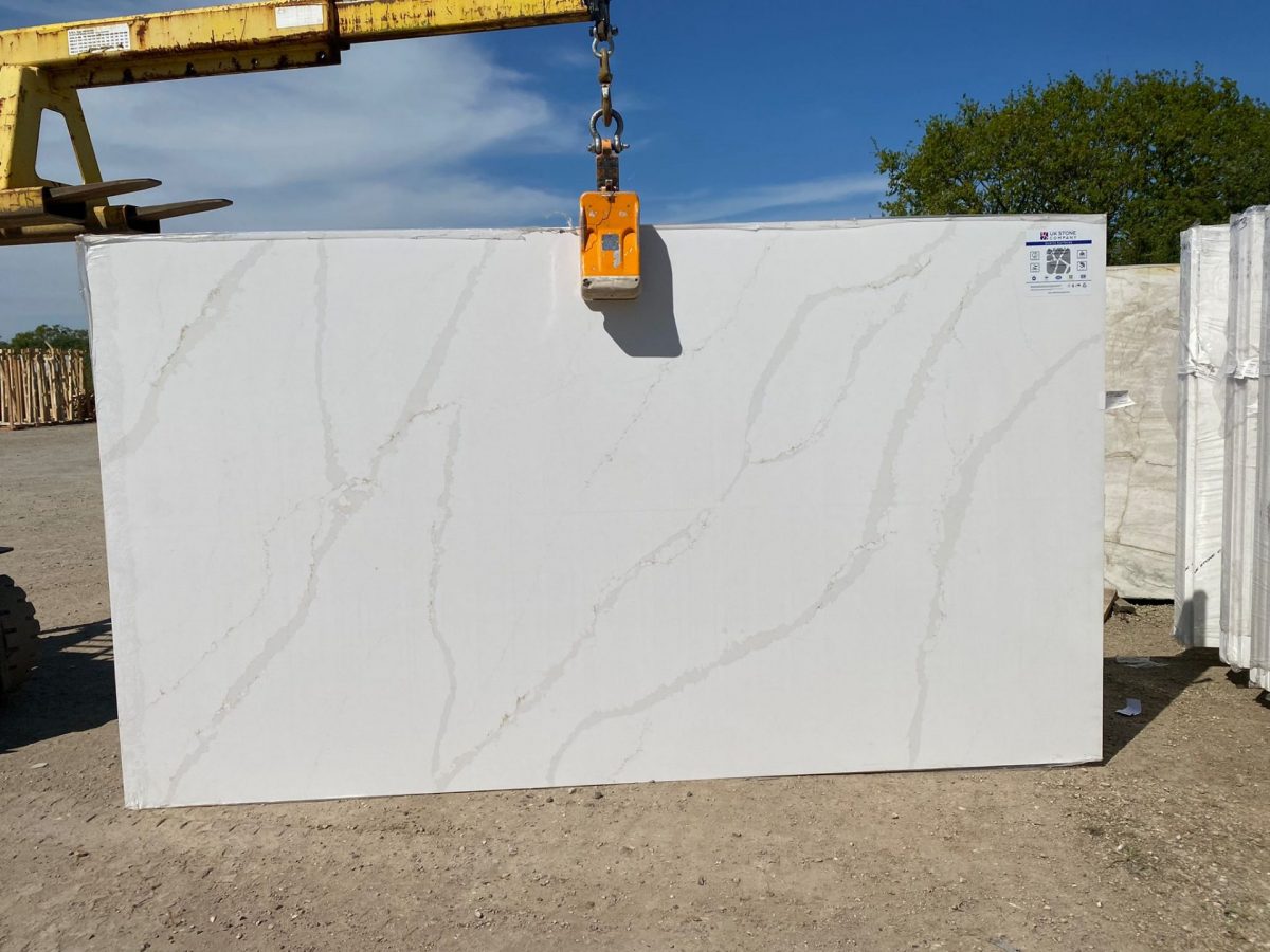 Calacatta Supreme Super Jumbo Quartz 3cm – UK Stone Company