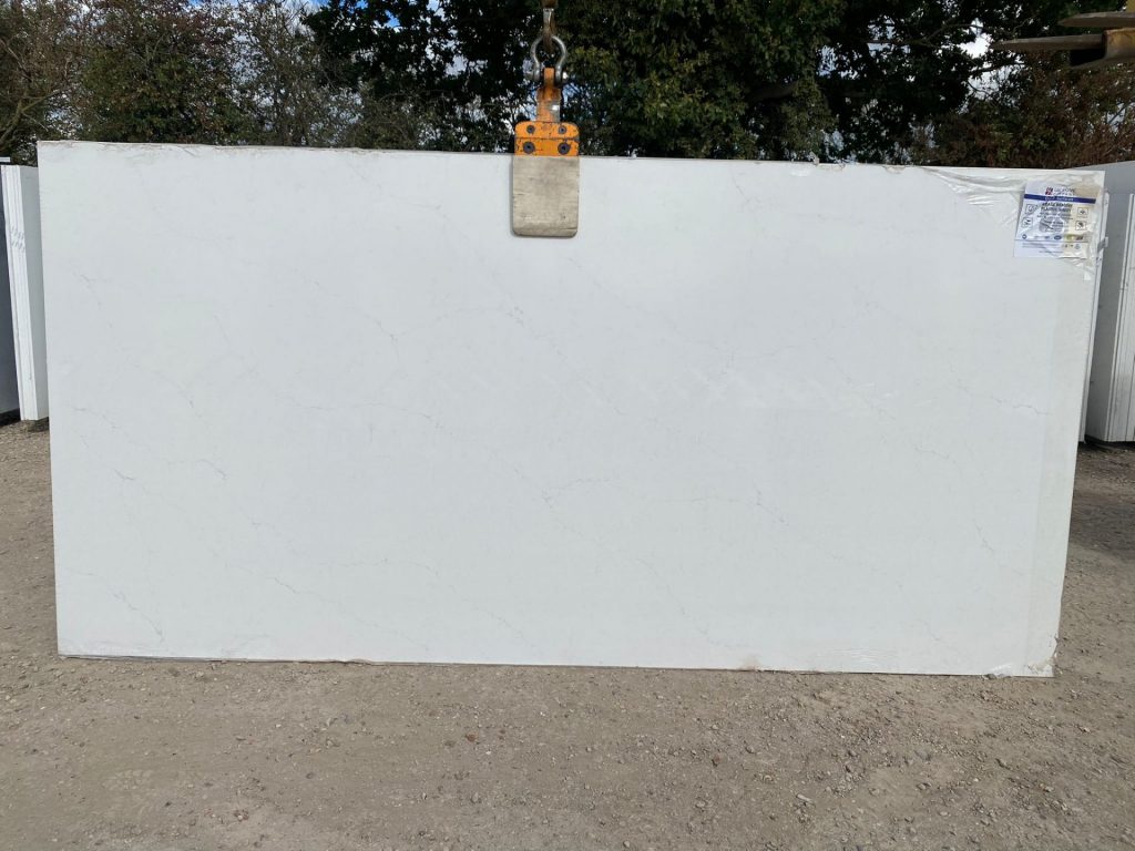 Calacatta Capri Jumbo+ Quartz 2cm – UK Stone Company